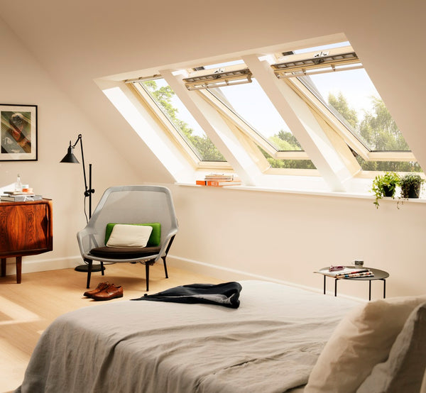 VELUX GGL PK10 3070 Pine Centre-Pivot Roof Window