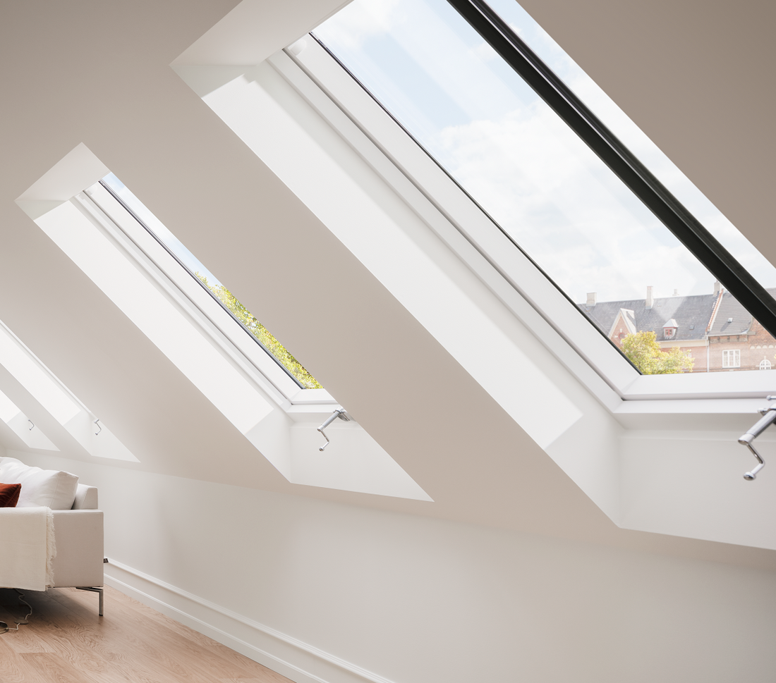 VELUX GCL FC08 2501H Heritage Conservation Roof Window (66 x 140 cm)